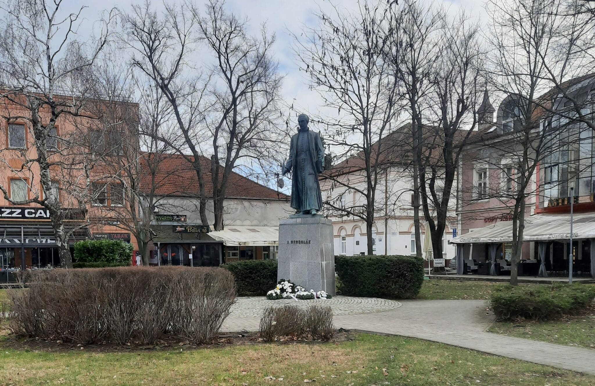 Literárne potulky slovenskými mestami – dnes Nové Zámky | 6. časť ...